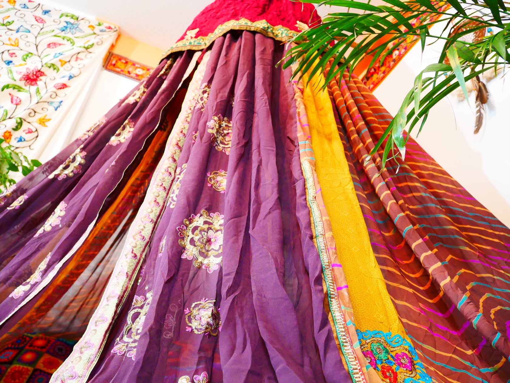 Saree tent - Indian canopy - boho bed canopy | bohemian wedding backdr ...